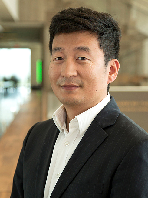 Liang (Arthur) Li at the School of Business Management - Ted Rogers ...