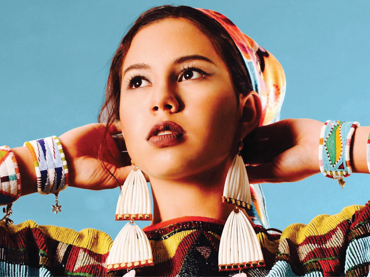 A meaningful fashion statement from Vogue writer and journalism alum ...